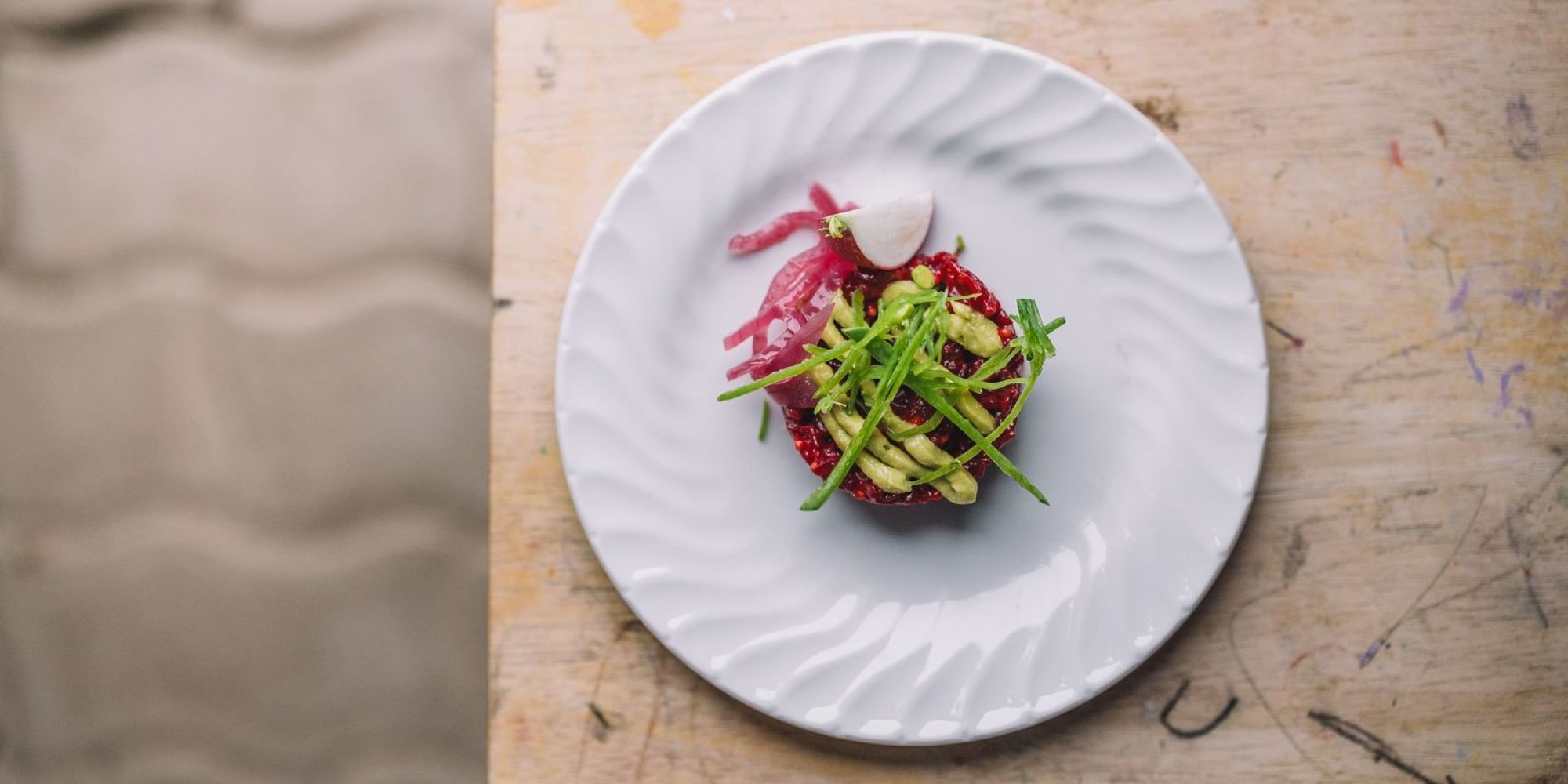 Rote Rüben Tatar mit 2erlei Erbse - Gaumen Hoch