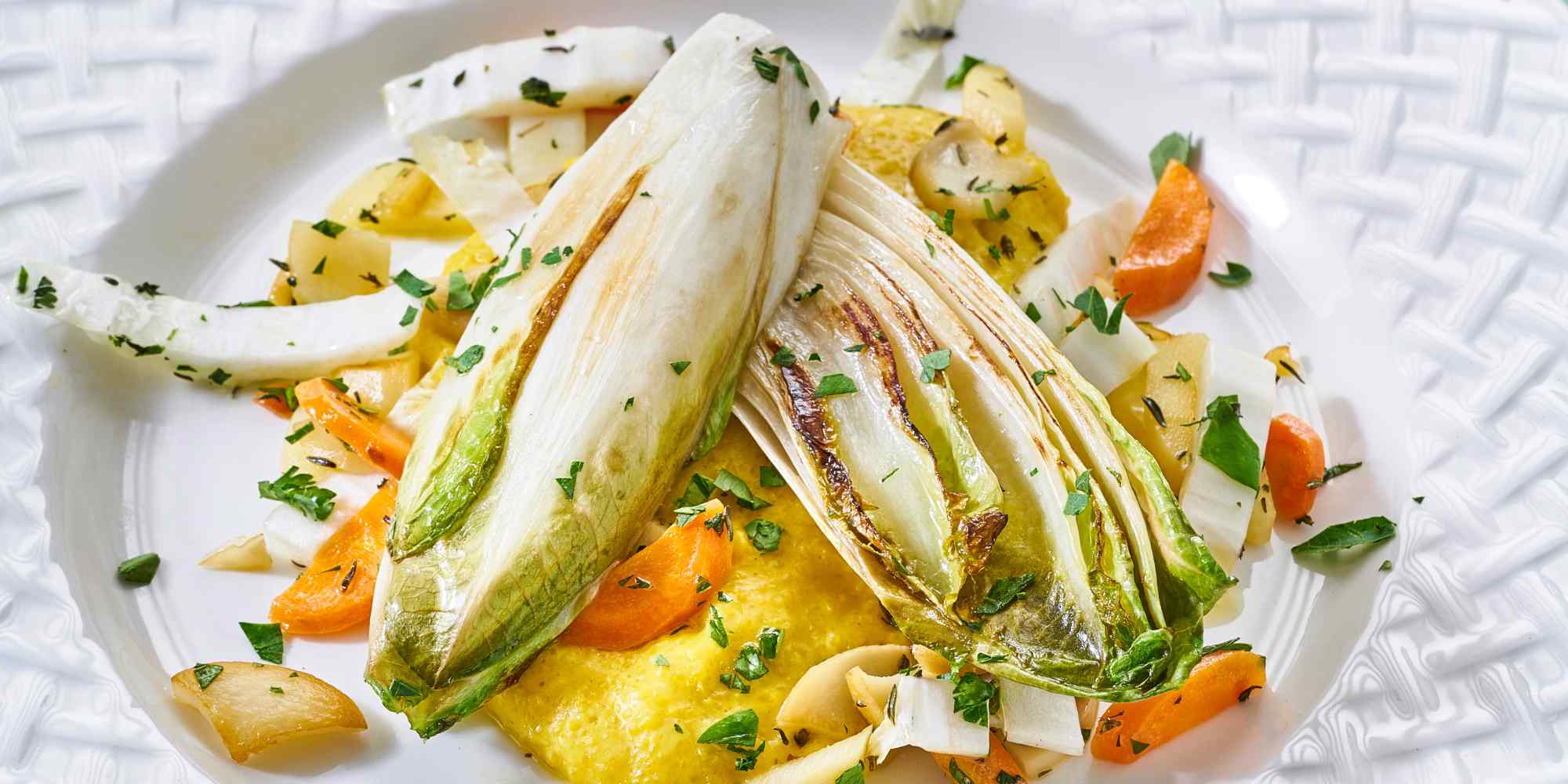 Gegrillter Chicoree mit Gemüse-Pilz-Polenta ★ Gaumen Hoch