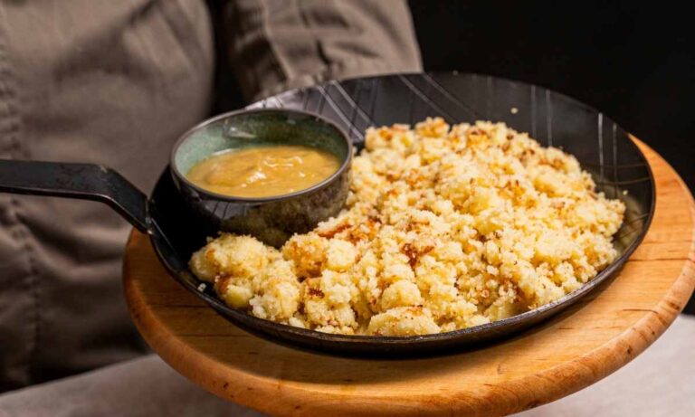 Vorarlberger Riebel mit Apfelmus von Roland König ★ Rezept